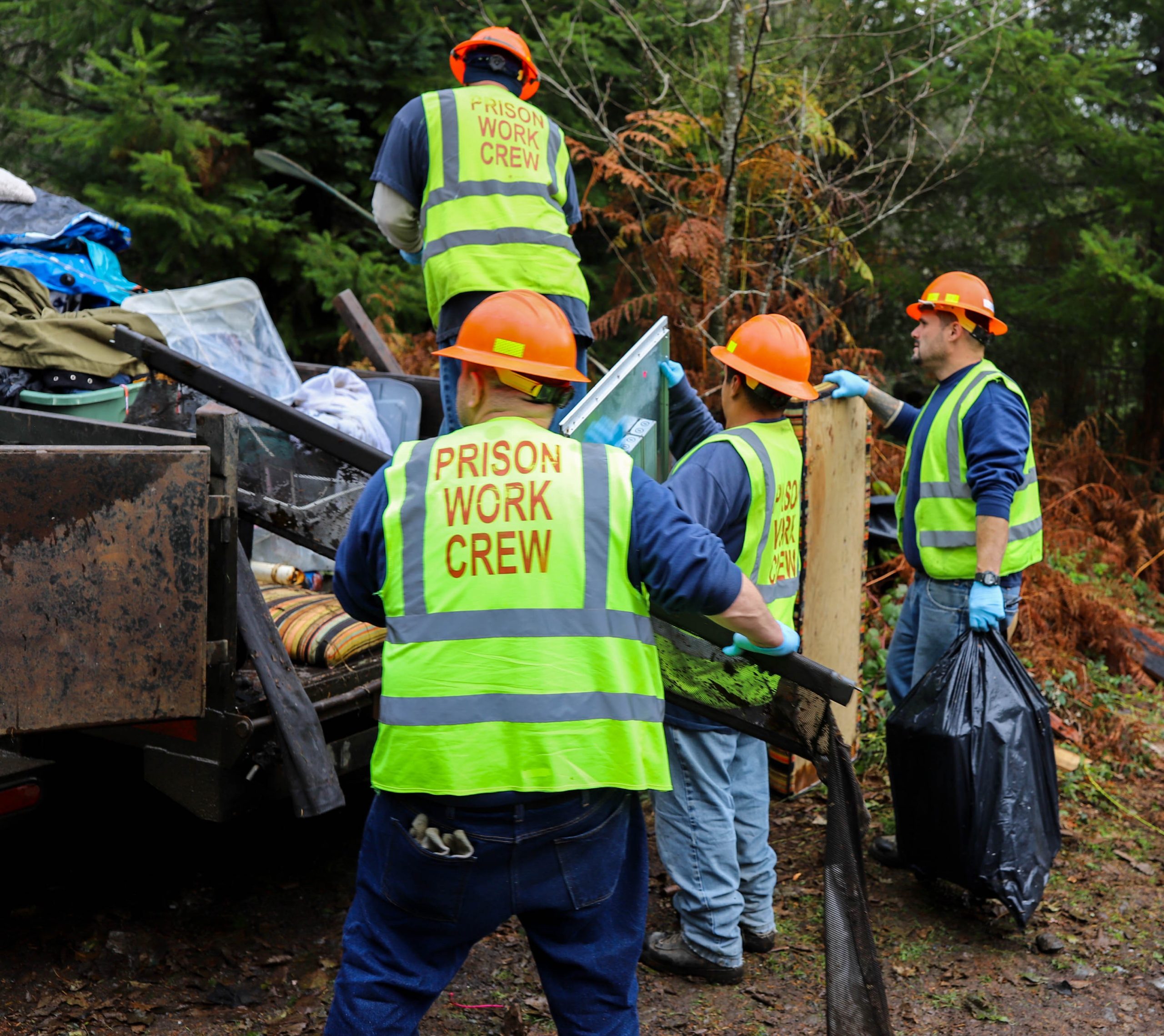 OREGON DEPT. OF FORESTRY: SOUTH FORK FOREST CAMP CREW CLEANS UP LARGE ...